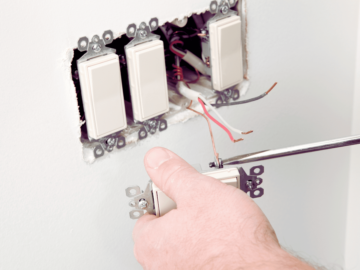 Do Light Switches Need to Be Grounded? | Mister Sparky